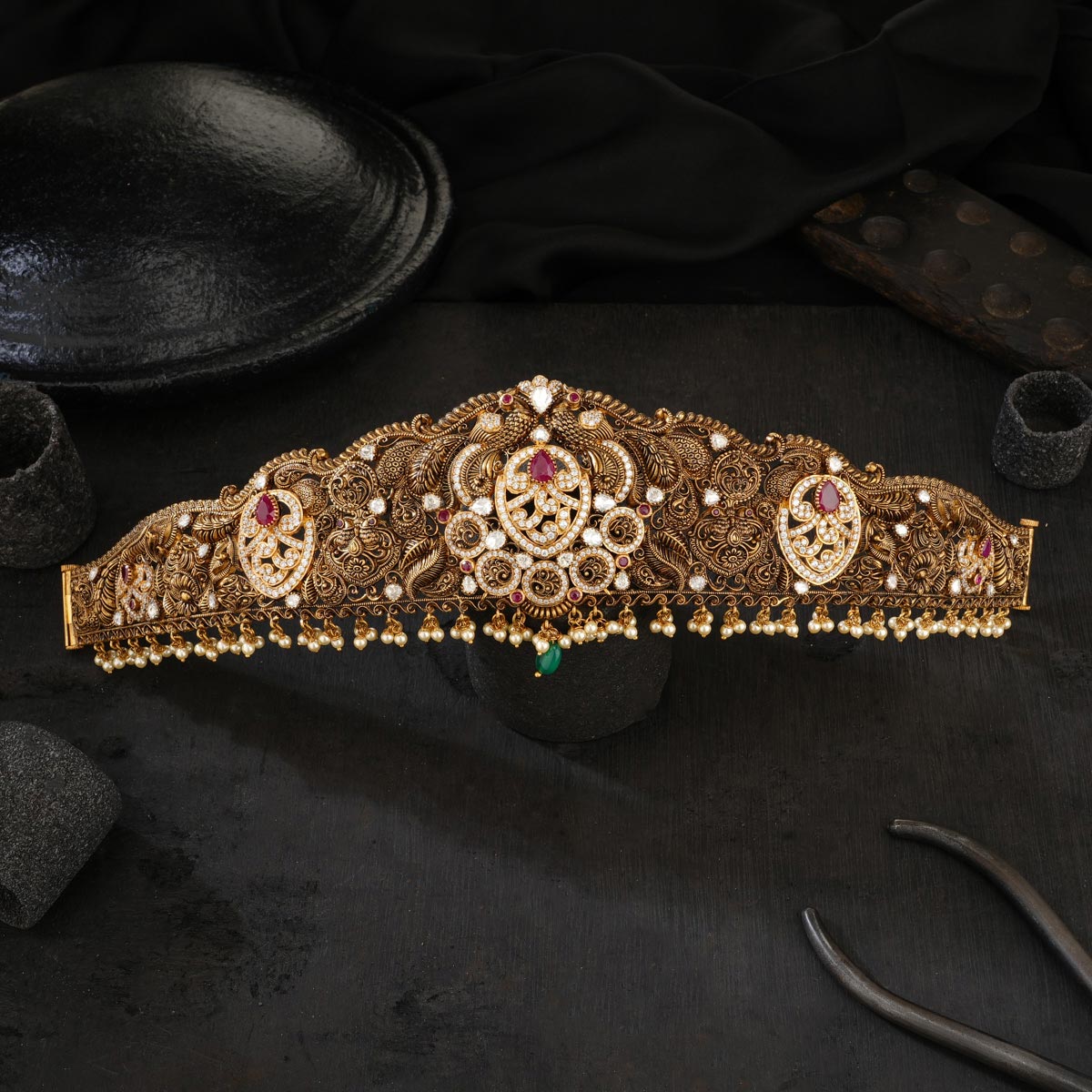 Mahilini Victorian Oddiyanam – Sri Vasavi Thanga Maaligai