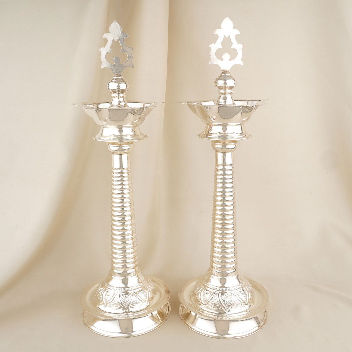 Silver Chandra Valayam Pair Lamp – Sri Vasavi Thanga Maaligai